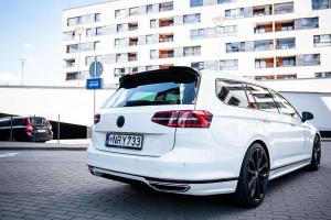 White Volkswagen Passat 2017 in Vilnius, with an engine capacity of 1.98 L and mileage of 300 thousand km for 15000 €, photo 8 on AUTOMOTO.COM.LV