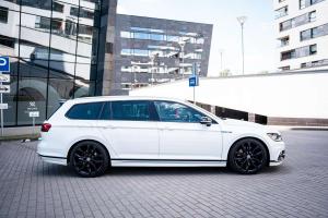White Volkswagen Passat 2017 in Vilnius, with an engine capacity of 1.98 L and mileage of 300 thousand km for 15000 €, photo 9 on AUTOMOTO.COM.LV
