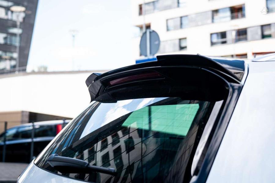 White Volkswagen Passat 2017 in Vilnius, with an engine capacity of 1.98 L and mileage of 300 thousand km for 15000 €, photo 14 on AUTOMOTO.COM.LV
