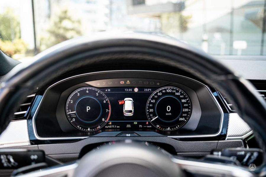 White Volkswagen Passat 2017 in Vilnius, with an engine capacity of 1.98 L and mileage of 300 thousand km for 15000 €, photo 21 on AUTOMOTO.COM.LV