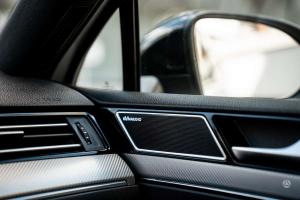 White Volkswagen Passat 2017 in Vilnius, with an engine capacity of 1.98 L and mileage of 300 thousand km for 15000 €, photo 25 on AUTOMOTO.COM.LV