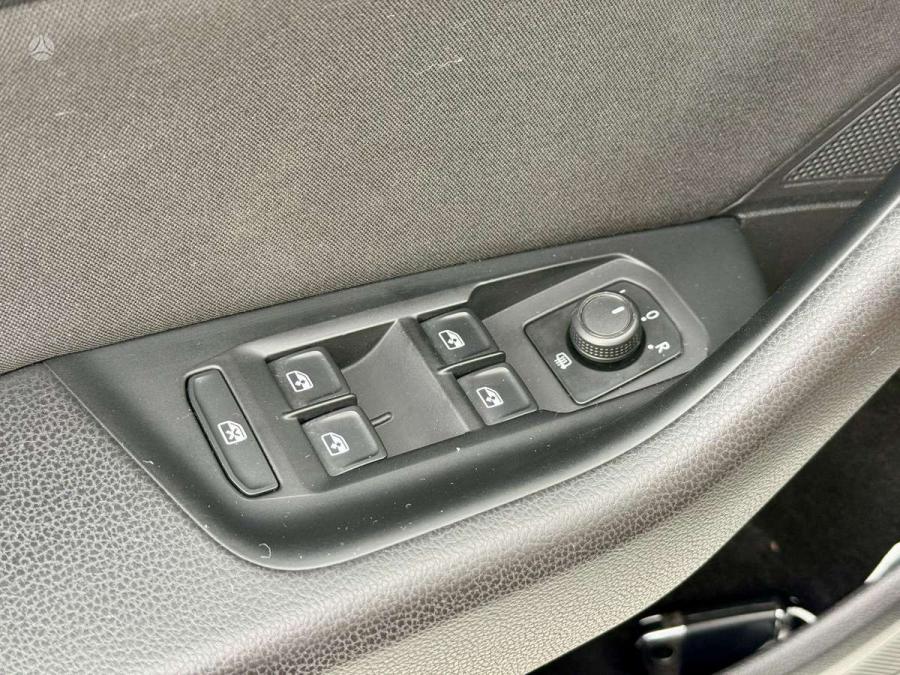 Balts Volkswagen Passat 2017 Šauļi, ar dzinēja tilpumu 1.97 L un nobraukumu 265 tūkst. km par 8900 €, foto 17 vietnē AUTOMOTO.COM.LV