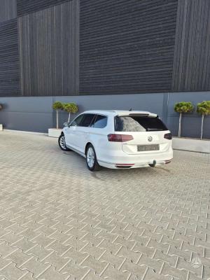 White Volkswagen Passat 2017 in Siauliai, with an engine capacity of 1.40 L and mileage of 221 thousand km for 9700 €, photo 5 on AUTOMOTO.COM.LV