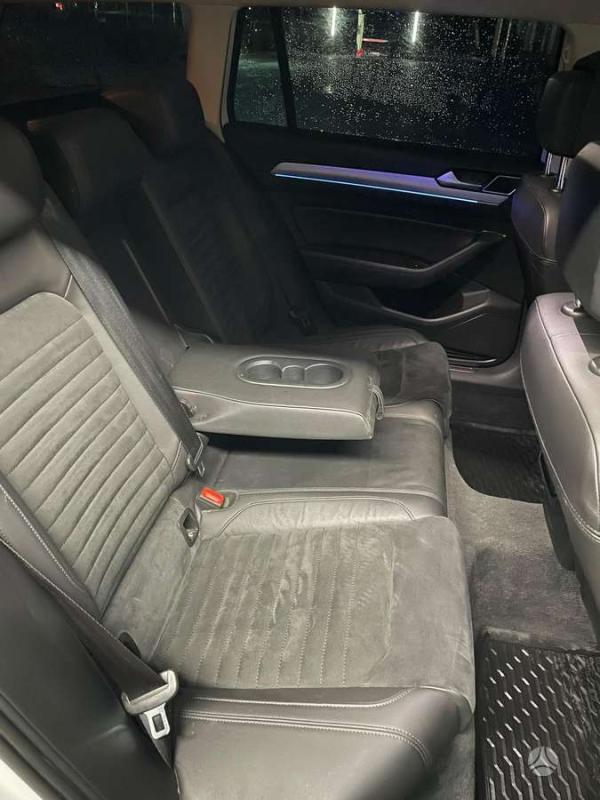 White Volkswagen Passat 2017 in Siauliai, with an engine capacity of 1.40 L and mileage of 221 thousand km for 9700 €, photo 9 on AUTOMOTO.COM.LV