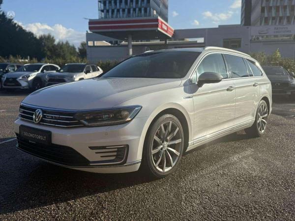 Volkswagen Passat 2017 Viļņa vietnē Balts Volkswagen Passat 2017 Viļņa, ar dzinēja tilpumu 1.40 L un nobraukumu 197 tūkst. km par 10550 €, foto 4 vietnē AUTOMOTO.COM.LV