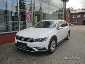 White Volkswagen Passat 2017 in Tartu, with an engine capacity of 2.00 L and mileage of 245 thousand km for 13990 €, photo  on AUTOMOTO.COM.LV