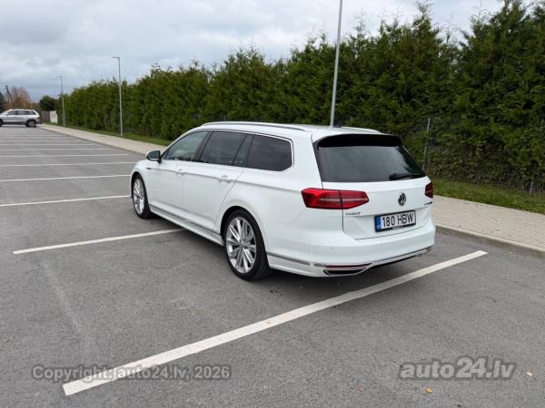 White Volkswagen Passat 2017 in Tallinn, with an engine capacity of 2.00 L and mileage of 314 thousand km for 10500 €, photo 5 on AUTOMOTO.COM.LV