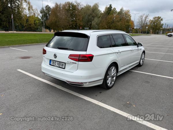 White Volkswagen Passat 2017 in Tallinn, with an engine capacity of 2.00 L and mileage of 314 thousand km for 10500 €, photo 6 on AUTOMOTO.COM.LV
