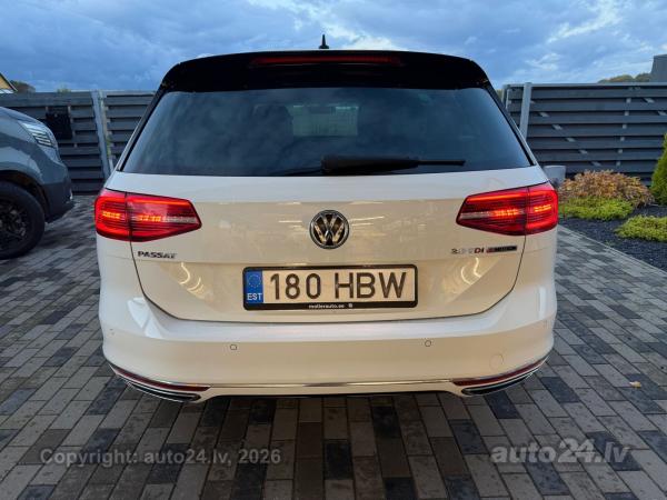White Volkswagen Passat 2017 in Tallinn, with an engine capacity of 2.00 L and mileage of 314 thousand km for 10500 €, photo 11 on AUTOMOTO.COM.LV