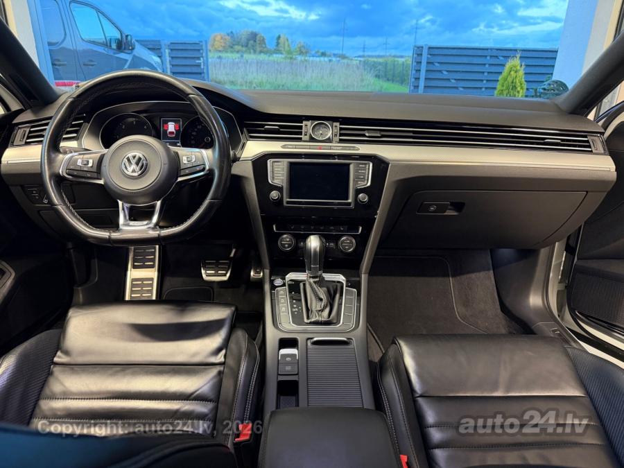 Balts Volkswagen Passat 2017 Tallina, ar dzinēja tilpumu 2.00 L un nobraukumu 314 tūkst. km par 10500 €, foto 13 vietnē AUTOMOTO.COM.LV