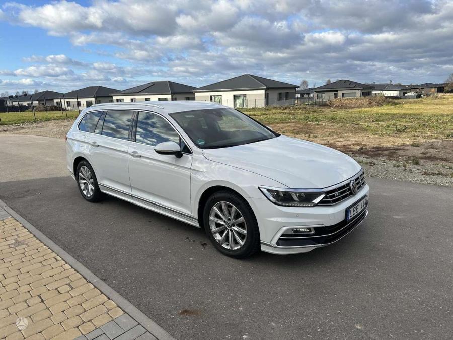 White Volkswagen Passat 2018 in Kaunas, with an engine capacity of 1.97 L and mileage of 270 thousand km for 13999 €, photo 2 on AUTOMOTO.COM.LV