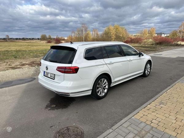 Balts Volkswagen Passat 2018 Kauņa, ar dzinēja tilpumu 1.97 L un nobraukumu 270 tūkst. km par 13999 €, foto 3 vietnē AUTOMOTO.COM.LV