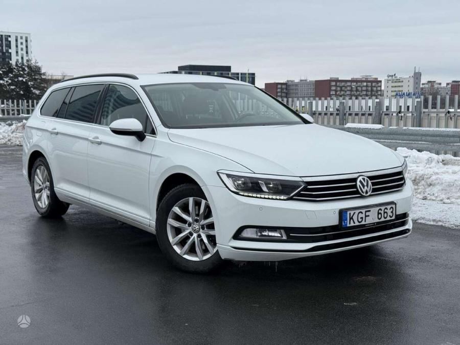 White Volkswagen Passat 2018 in Vilnius, with an engine capacity of 1.40 L and mileage of 216 thousand km for 12900 €, photo 9 on AUTOMOTO.COM.LV