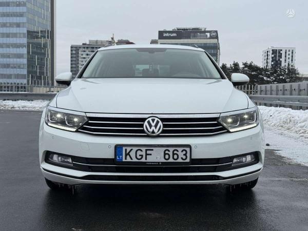 White Volkswagen Passat 2018 in Vilnius, with an engine capacity of 1.40 L and mileage of 216 thousand km for 12900 €, photo 10 on AUTOMOTO.COM.LV