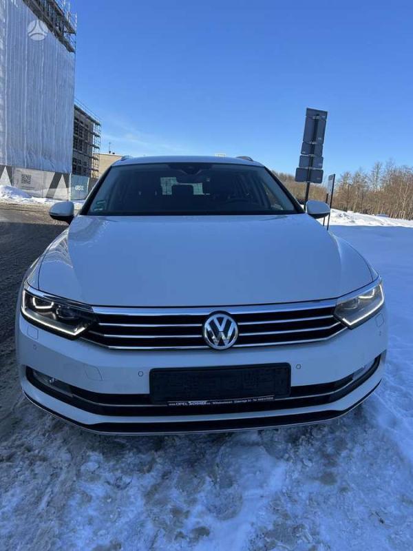 White Volkswagen Passat 2018 in Kaunas, with an engine capacity of 1.97 L and mileage of 300 thousand km for 11600 €, photo 3 on AUTOMOTO.COM.LV