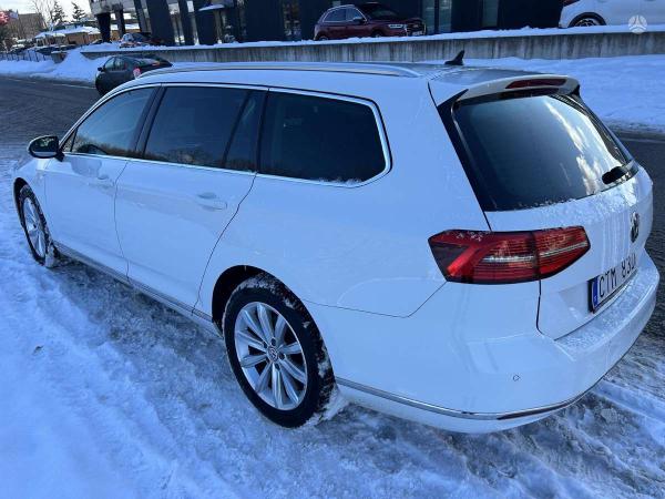 White Volkswagen Passat 2018 in Kaunas, with an engine capacity of 1.97 L and mileage of 300 thousand km for 11600 €, photo 6 on AUTOMOTO.COM.LV