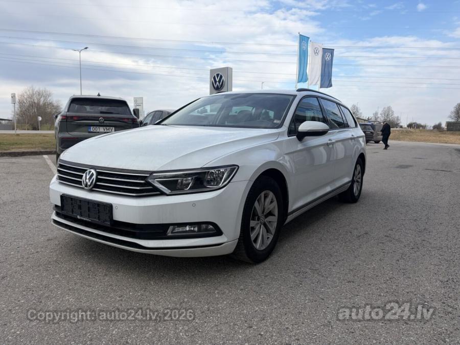 White Volkswagen Passat 2018 in Viljandi, with an engine capacity of 1.40 L and mileage of 113 thousand km for 11990 €, photo 1 on AUTOMOTO.COM.LV