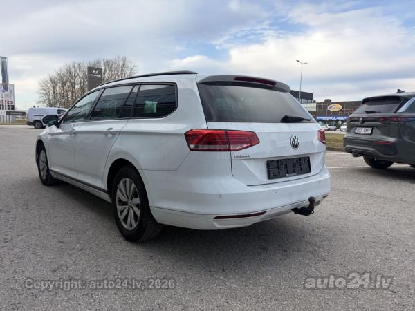 White Volkswagen Passat 2018 in Viljandi, with an engine capacity of 1.40 L and mileage of 113 thousand km for 11990 €, photo 3 on AUTOMOTO.COM.LV
