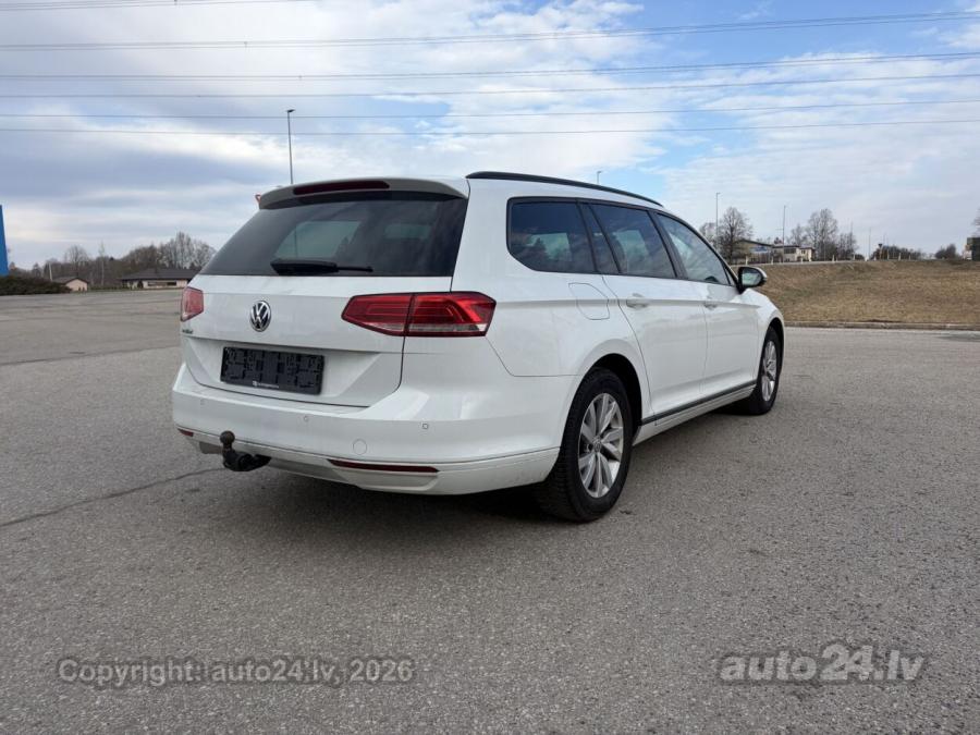 White Volkswagen Passat 2018 in Viljandi, with an engine capacity of 1.40 L and mileage of 113 thousand km for 11990 €, photo 4 on AUTOMOTO.COM.LV