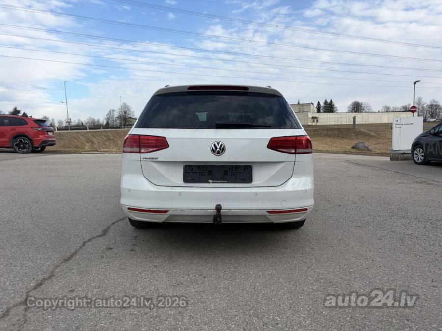 White Volkswagen Passat 2018 in Viljandi, with an engine capacity of 1.40 L and mileage of 113 thousand km for 11990 €, photo 14 on AUTOMOTO.COM.LV