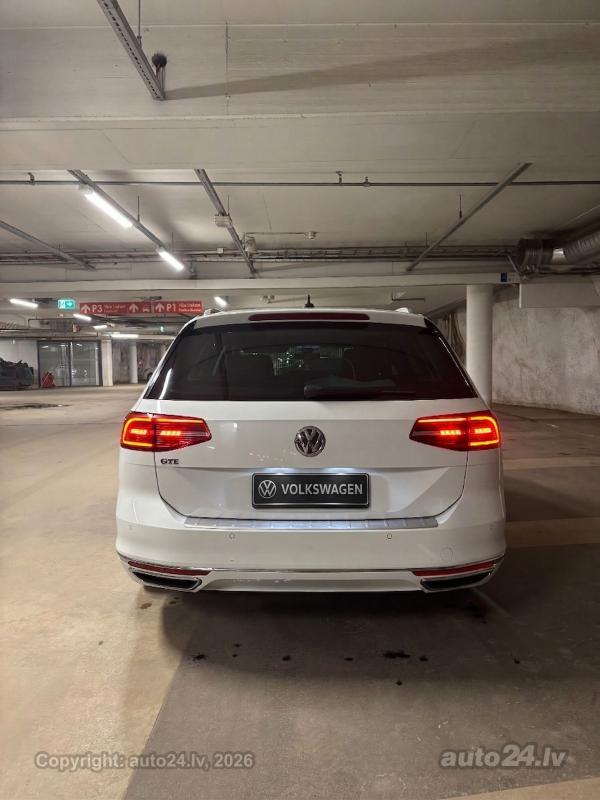 White Volkswagen Passat 2018 in Tallinn, with an engine capacity of 1.40 L and mileage of 173 thousand km for 15000 €, photo 3 on AUTOMOTO.COM.LV