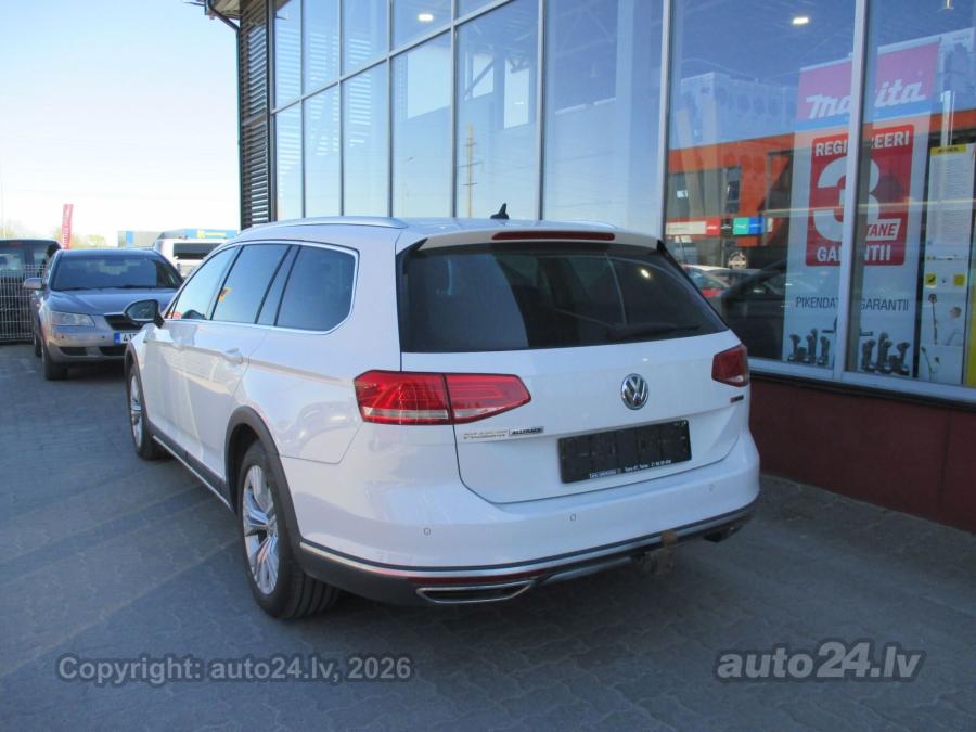 White Volkswagen Passat 2018 in Tartu, with an engine capacity of 2.00 L and mileage of 150 thousand km for 18590 €, photo 6 on AUTOMOTO.COM.LV