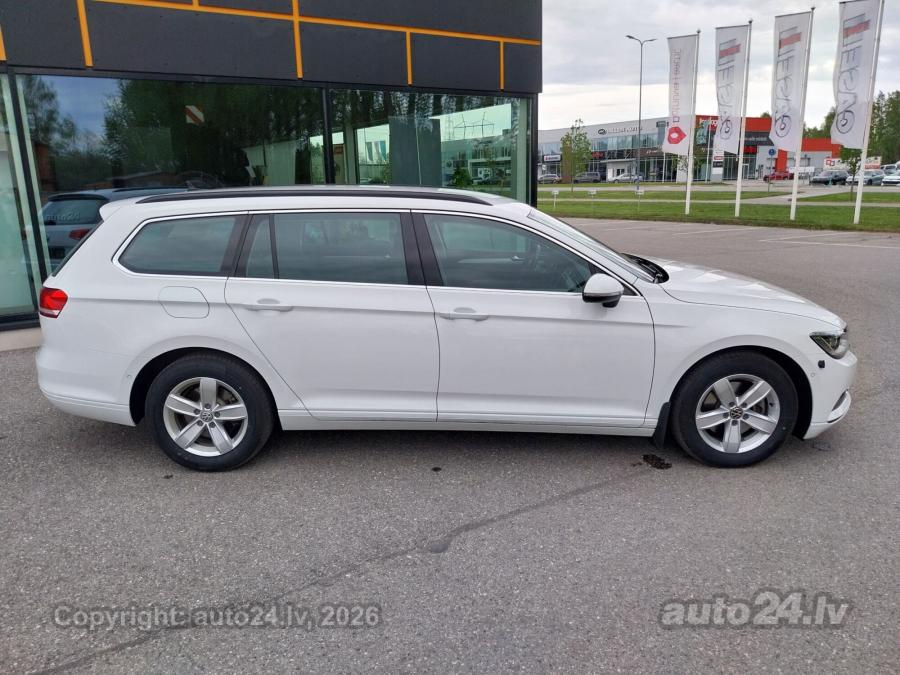 White Volkswagen Passat 2018 in Viljandi, with an engine capacity of 1.60 L and mileage of 132 thousand km for 13900 €, photo 8 on AUTOMOTO.COM.LV