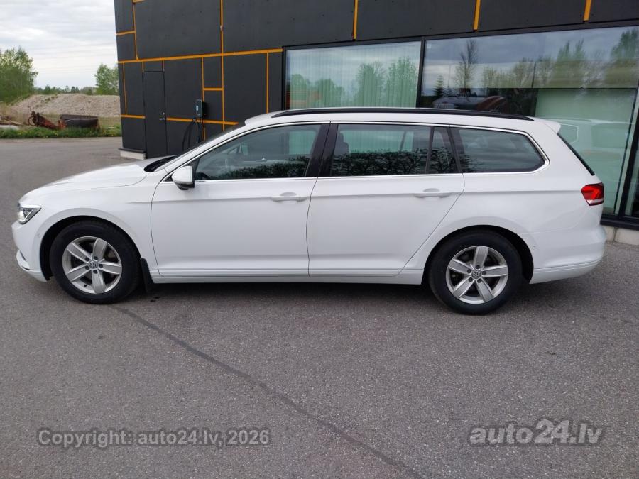White Volkswagen Passat 2018 in Viljandi, with an engine capacity of 1.60 L and mileage of 132 thousand km for 13900 €, photo 9 on AUTOMOTO.COM.LV