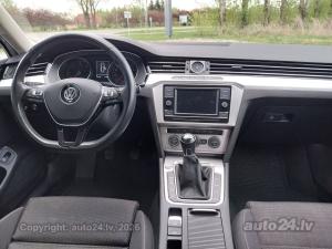 White Volkswagen Passat 2018 in Viljandi, with an engine capacity of 1.60 L and mileage of 132 thousand km for 13900 €, photo 11 on AUTOMOTO.COM.LV