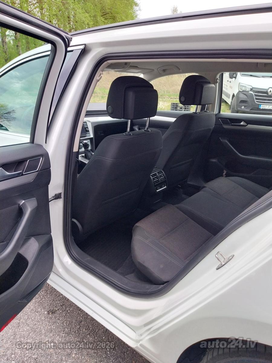 White Volkswagen Passat 2018 in Viljandi, with an engine capacity of 1.60 L and mileage of 132 thousand km for 13900 €, photo 15 on AUTOMOTO.COM.LV