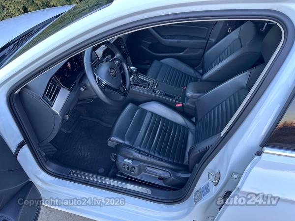 White Volkswagen Passat 2018 in Tallinn, with an engine capacity of 2.00 L and mileage of 236 thousand km for 14900 €, photo 3 on AUTOMOTO.COM.LV