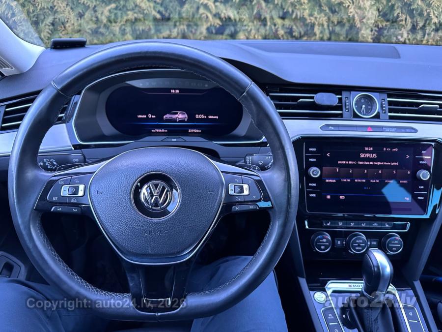 Balts Volkswagen Passat 2018 Tallina, ar dzinēja tilpumu 2.00 L un nobraukumu 236 tūkst. km par 14900 €, foto 11 vietnē AUTOMOTO.COM.LV
