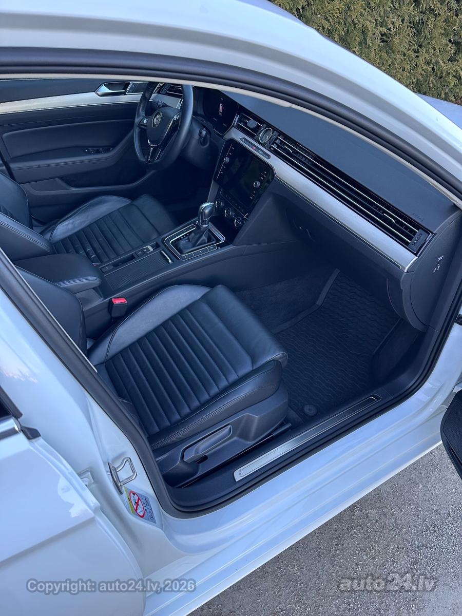 Balts Volkswagen Passat 2018 Tallina, ar dzinēja tilpumu 2.00 L un nobraukumu 236 tūkst. km par 14900 €, foto 16 vietnē AUTOMOTO.COM.LV
