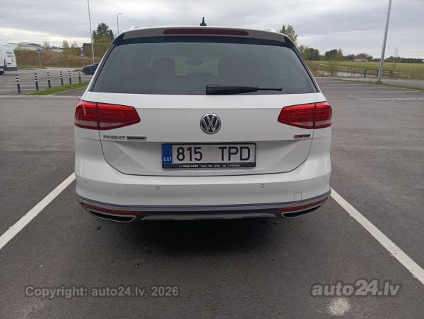 White Volkswagen Passat 2018 in Tallinn, with an engine capacity of 2.00 L and mileage of 252 thousand km for 14880 €, photo 5 on AUTOMOTO.COM.LV