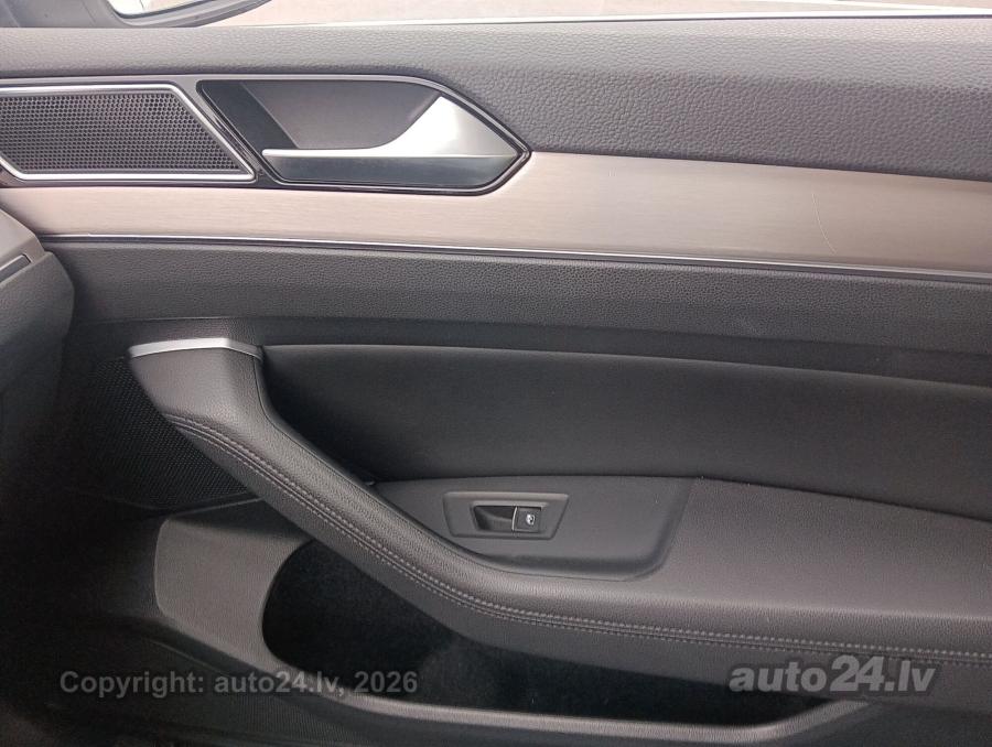 Balts Volkswagen Passat 2018 Tallina, ar dzinēja tilpumu 2.00 L un nobraukumu 252 tūkst. km par 14880 €, foto 17 vietnē AUTOMOTO.COM.LV