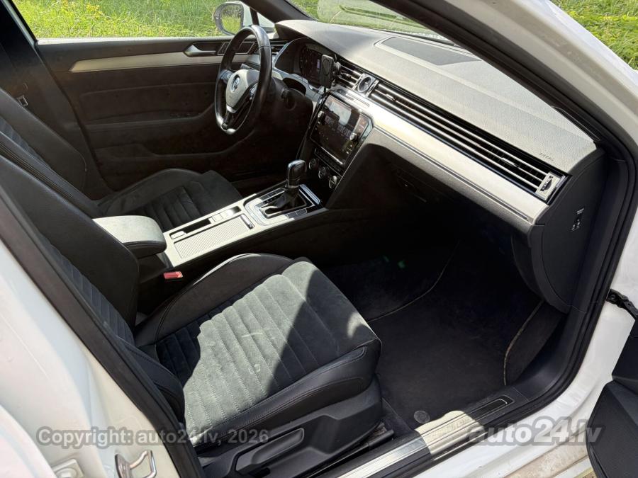 White Volkswagen Passat 2018 in Rapla, with an engine capacity of 2.00 L and mileage of 332 thousand km for 15000 €, photo 7 on AUTOMOTO.COM.LV