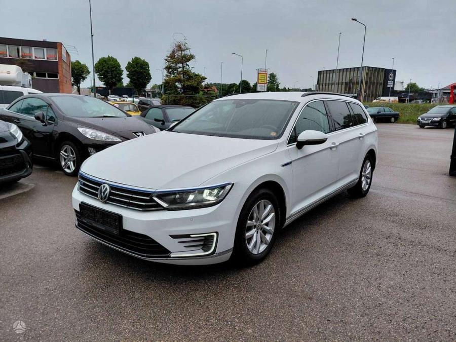 Balts Volkswagen Passat 2018 Klaipėda, ar dzinēja tilpumu 1.40 L un nobraukumu 191 tūkst. km par 11950 €, foto 1 vietnē AUTOMOTO.COM.LV
