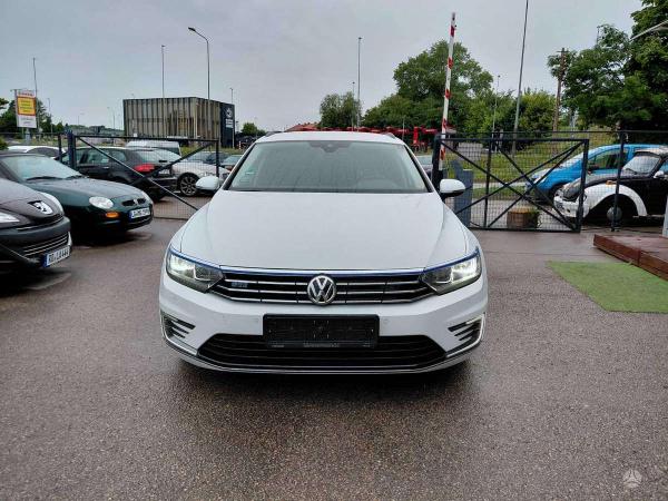 Balts Volkswagen Passat 2018 Klaipėda, ar dzinēja tilpumu 1.40 L un nobraukumu 191 tūkst. km par 11950 €, foto 2 vietnē AUTOMOTO.COM.LV