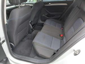 Balts Volkswagen Passat 2018 Klaipėda, ar dzinēja tilpumu 1.40 L un nobraukumu 191 tūkst. km par 11950 €, foto 21 vietnē AUTOMOTO.COM.LV