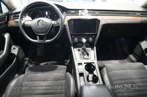 White Volkswagen Passat 2018 in Tallinn, with an engine capacity of 1.40 L and mileage of 148 thousand km for 14500 €, photo 12 on AUTOMOTO.COM.LV