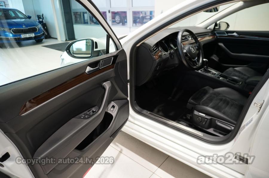 White Volkswagen Passat 2018 in Tallinn, with an engine capacity of 1.40 L and mileage of 148 thousand km for 14500 €, photo 13 on AUTOMOTO.COM.LV