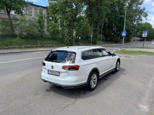 Balts Volkswagen Passat 2018 Viļņa, ar dzinēja tilpumu 1.97 L un nobraukumu 260 tūkst. km par 13300 €, foto 4 vietnē AUTOMOTO.COM.LV