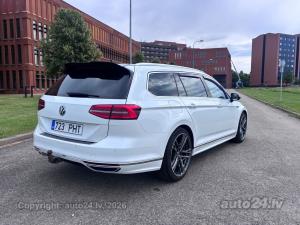 White Volkswagen Passat 2018 in Tallinn, with an engine capacity of 2.00 L and mileage of 301 thousand km for 15900 €, photo 5 on AUTOMOTO.COM.LV