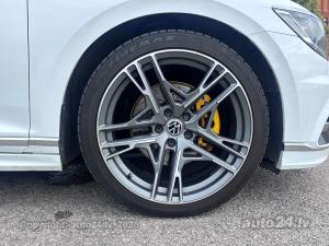 White Volkswagen Passat 2018 in Tallinn, with an engine capacity of 2.00 L and mileage of 301 thousand km for 15900 €, photo 6 on AUTOMOTO.COM.LV