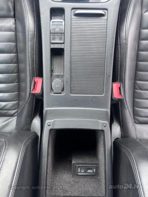 White Volkswagen Passat 2018 in Tallinn, with an engine capacity of 2.00 L and mileage of 301 thousand km for 15900 €, photo 15 on AUTOMOTO.COM.LV