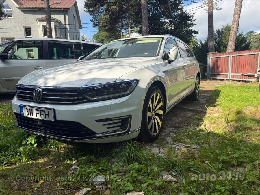 Balts Volkswagen Passat 2018 Tallina, ar dzinēja tilpumu 1.40 L un nobraukumu 164 tūkst. km par 17490 €, foto 1 vietnē AUTOMOTO.COM.LV