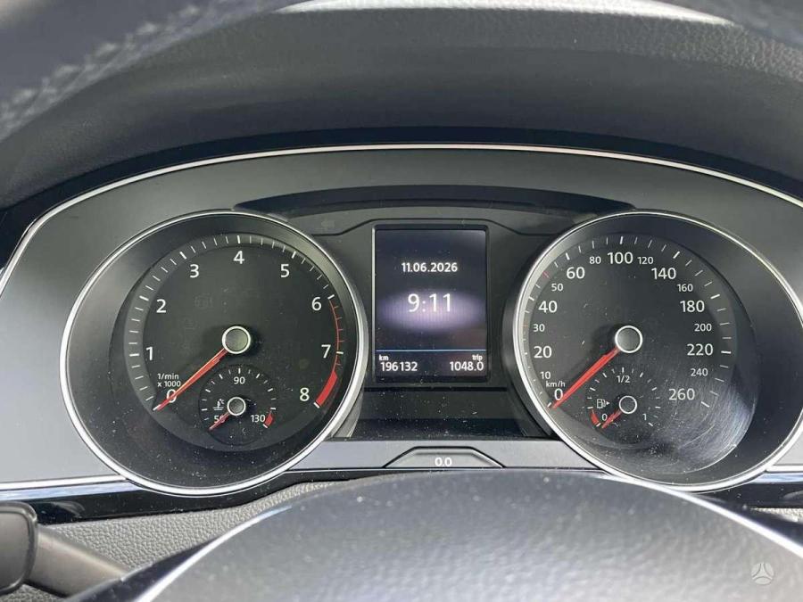 Balts Volkswagen Passat 2018 Viļņa, ar dzinēja tilpumu 1.40 L un nobraukumu 196 tūkst. km par 10000 €, foto 17 vietnē AUTOMOTO.COM.LV