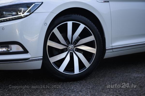 White Volkswagen Passat 2018 in Tallinn, with an engine capacity of 2.00 L and mileage of 208 thousand km for 15000 €, photo 7 on AUTOMOTO.COM.LV