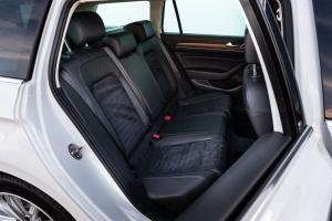Balts Volkswagen Passat 2018 Rīga, ar dzinēja tilpumu 1.80 L un nobraukumu 83 tūkst. km par 13950 €, foto 8 vietnē AUTOMOTO.COM.LV