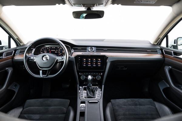 Balts Volkswagen Passat 2018 Rīga, ar dzinēja tilpumu 1.80 L un nobraukumu 83 tūkst. km par 13950 €, foto 11 vietnē AUTOMOTO.COM.LV
